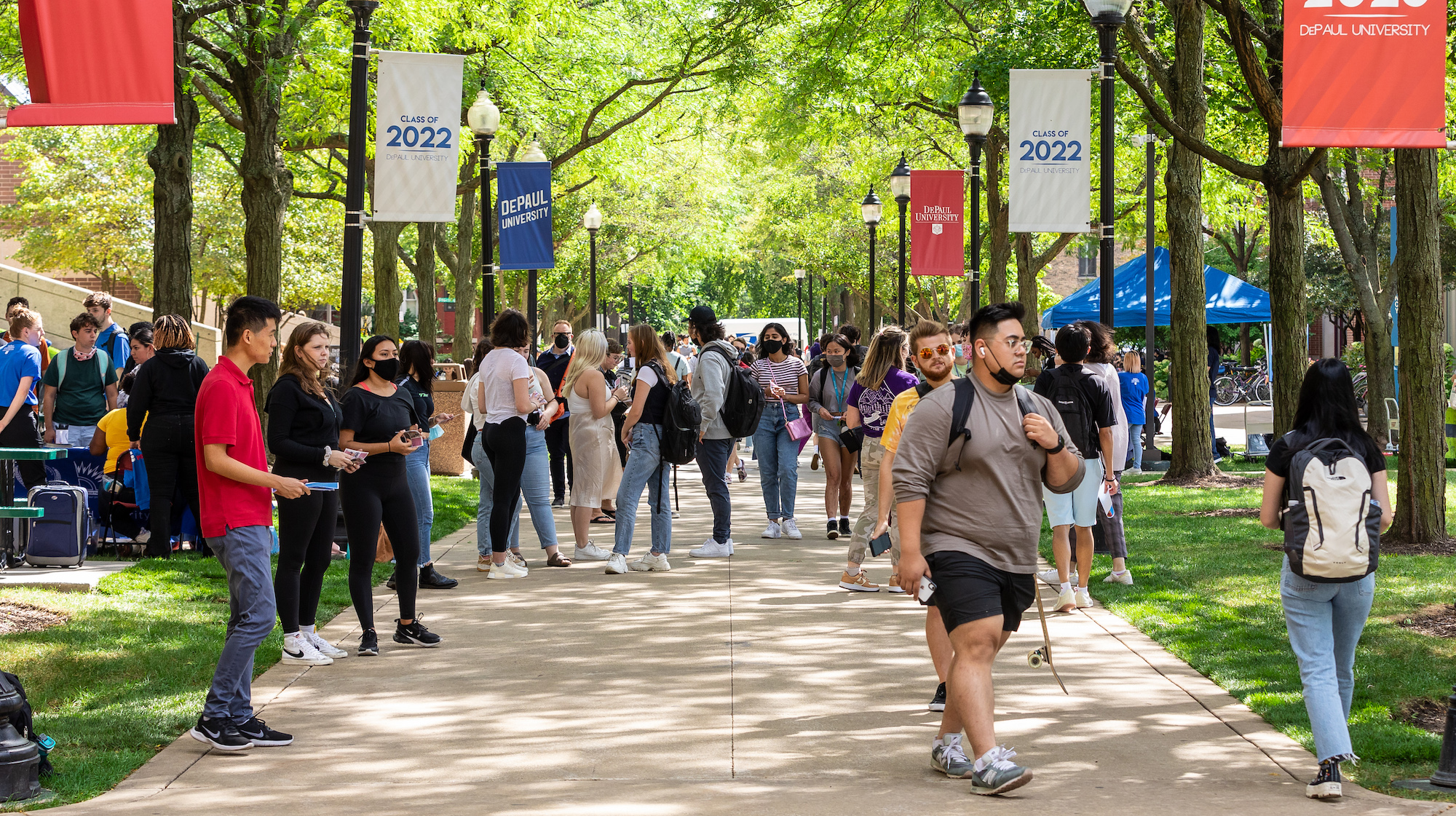 Students return to campus for fall 2021 | Multimedia | DePaul ...