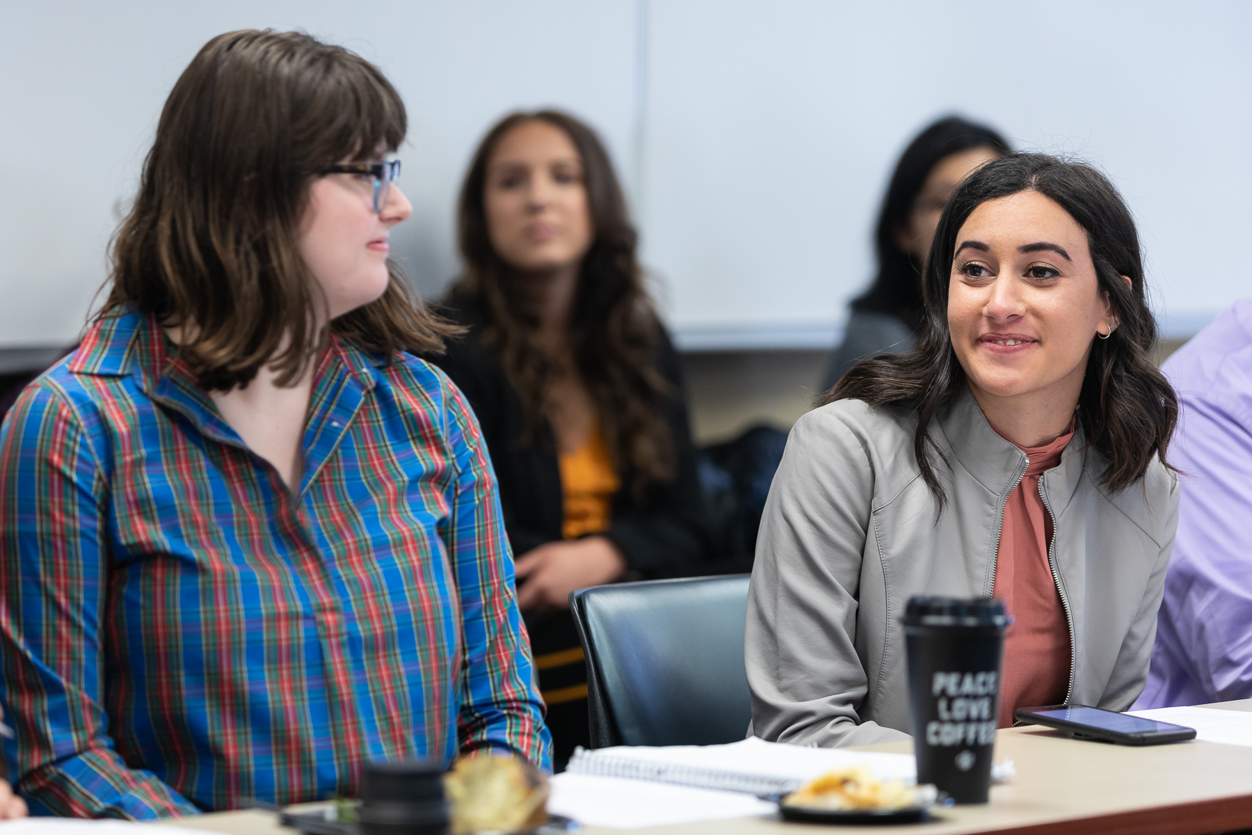Dean Baquet and Lourdes Duarte visit journalism students | Multimedia ...